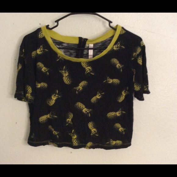 Xhilaration | Tops | Cute Pineapple Bumblebee Patterned Ss Crop Topsm ...